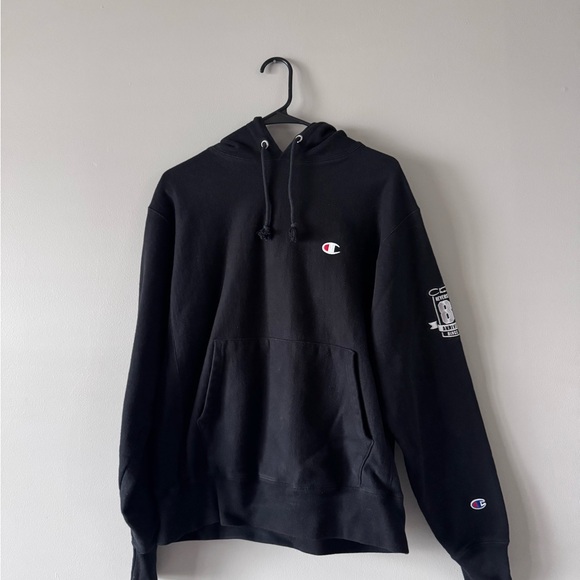 Champion | Shirts | Champion Black Sweatshirt Classic Pullover Design ...